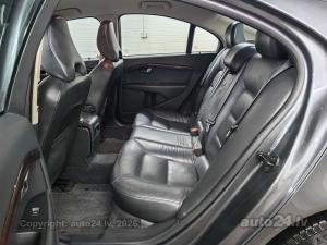 Grey Volvo S80 2007 in Viljandi, with an engine capacity of 2.40 L and mileage of 295 thousand km for 3990 €, photo 13 on AUTOMOTO.COM.LV