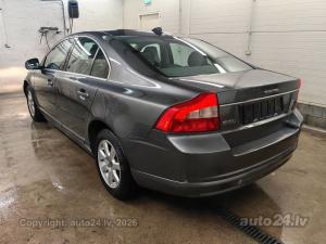 Grey Volvo S80 2007 in Viljandi, with an engine capacity of 2.40 L and mileage of 295 thousand km for 3990 €, photo 15 on AUTOMOTO.COM.LV