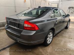 Grey Volvo S80 2007 in Viljandi, with an engine capacity of 2.40 L and mileage of 295 thousand km for 3990 €, photo 17 on AUTOMOTO.COM.LV