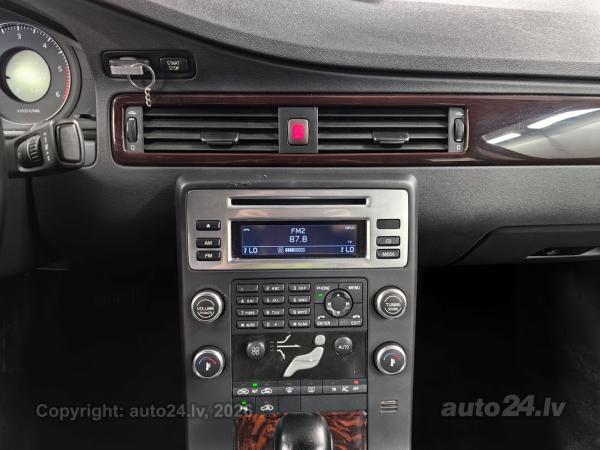 Grey Volvo S80 2007 in Viljandi, with an engine capacity of 2.40 L and mileage of 295 thousand km for 3990 €, photo 9 on AUTOMOTO.COM.LV