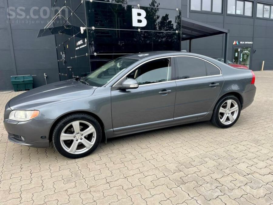 Grey Volvo S80 2007 in Riga, with an engine capacity of 2.40 L and mileage of 331 thousand km for 2990 €, photo 4 on AUTOMOTO.COM.LV