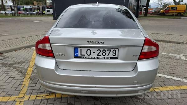 Grey Volvo S80 2007 in Riga, with an engine capacity of 2.40 L and mileage of 415 thousand km for 1900 €, photo 7 on AUTOMOTO.COM.LV