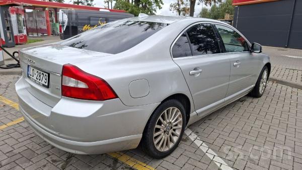 Grey Volvo S80 2007 in Riga, with an engine capacity of 2.40 L and mileage of 415 thousand km for 1900 €, photo 8 on AUTOMOTO.COM.LV
