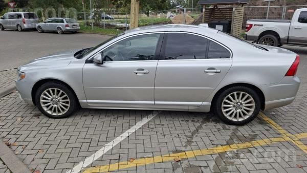 Grey Volvo S80 2007 in Riga, with an engine capacity of 2.40 L and mileage of 415 thousand km for 1900 €, photo 9 on AUTOMOTO.COM.LV