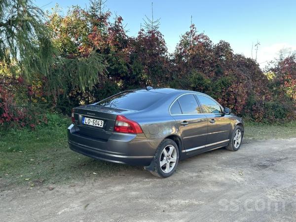 Pelēks Volvo S80 2007 Rēzekne, ar dzinēja tilpumu 2.40 L un nobraukumu 0 tūkst. km par 2850 €, foto 7 vietnē AUTOMOTO.COM.LV