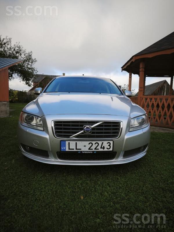 Grey Volvo S80 2007 in Daugavpils, with an engine capacity of 2.40 L and mileage of 287 thousand km for 3400 €, photo 1 on AUTOMOTO.COM.LV