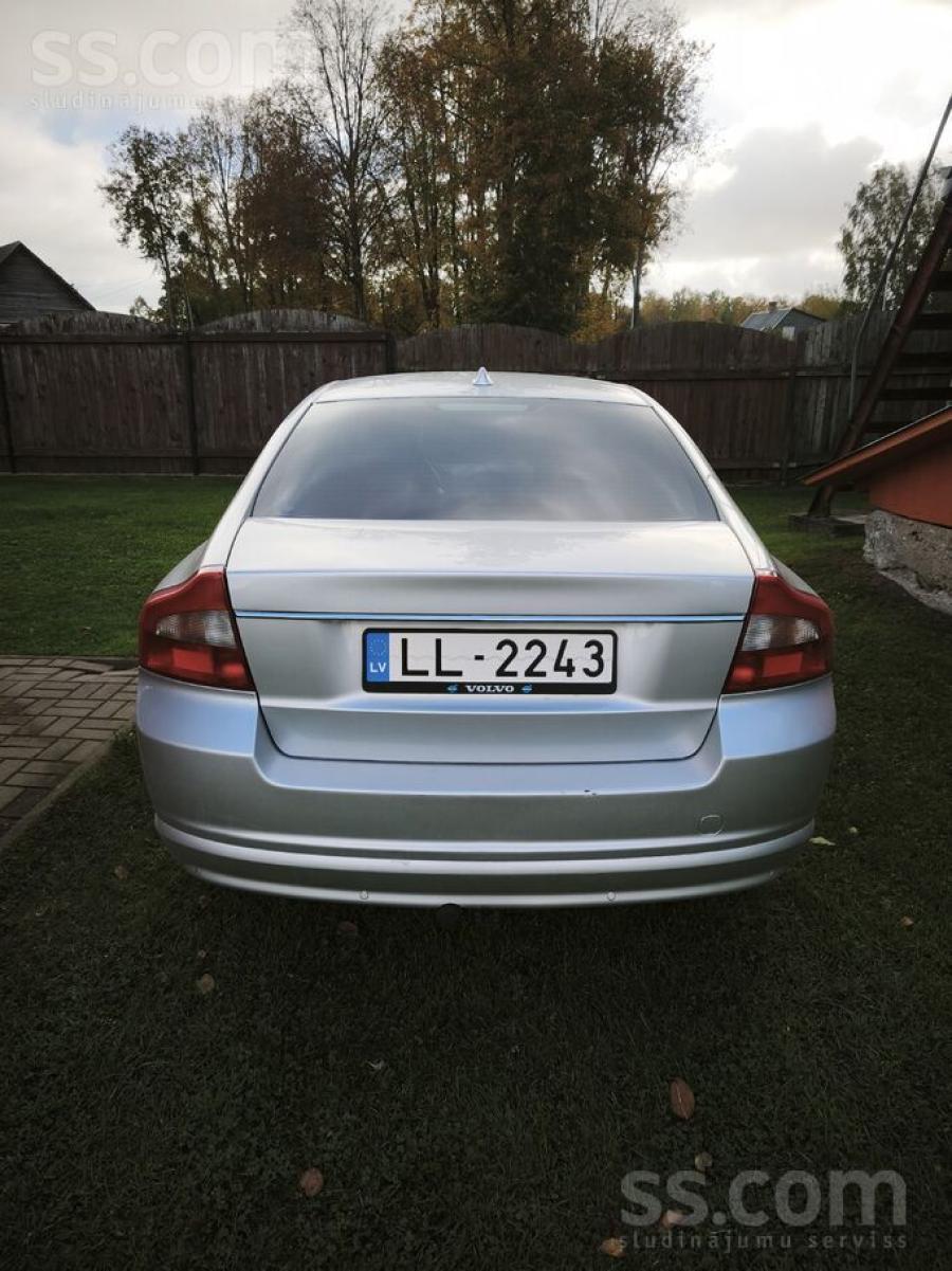 Pelēks Volvo S80 2007 Daugavpils, ar dzinēja tilpumu 2.40 L un nobraukumu 287 tūkst. km par 3400 €, foto 3 vietnē AUTOMOTO.COM.LV