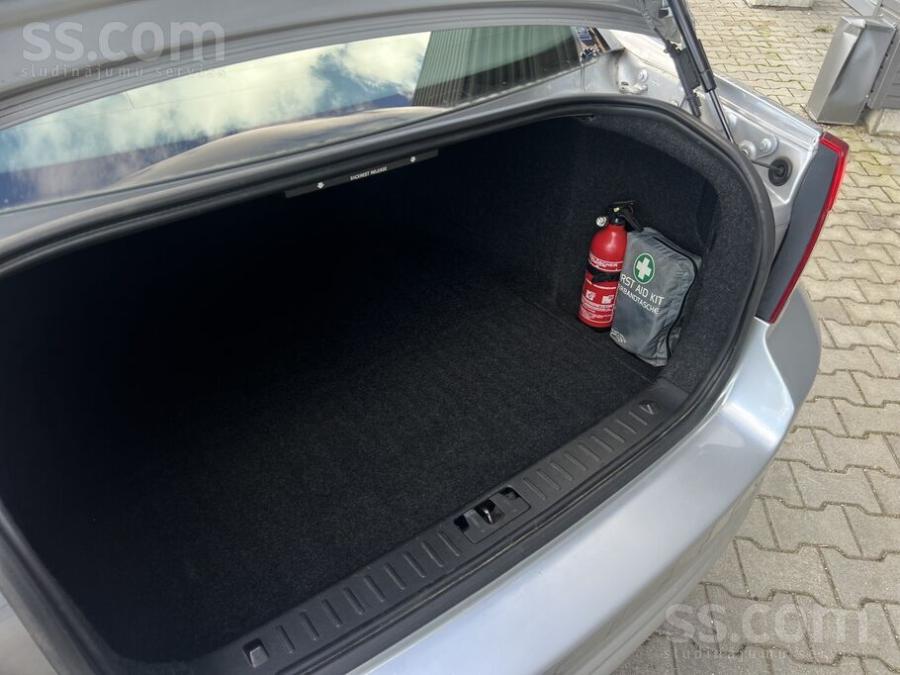 Pelēks Volvo S80 2007 Jēkabpils, ar dzinēja tilpumu 2.40 L un nobraukumu 288 tūkst. km par 6250 €, foto 20 vietnē AUTOMOTO.COM.LV