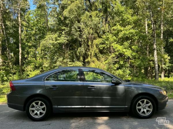 Grey Volvo S80 2007 in Panevezys, with an engine capacity of 2.40 L and mileage of 427 thousand km for 1750 €, photo 6 on AUTOMOTO.COM.LV