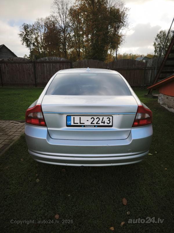 Pelēks Volvo S80 2007 Daugavpils, ar dzinēja tilpumu 2.40 L un nobraukumu 287 tūkst. km par 3500 €, foto 3 vietnē AUTOMOTO.COM.LV