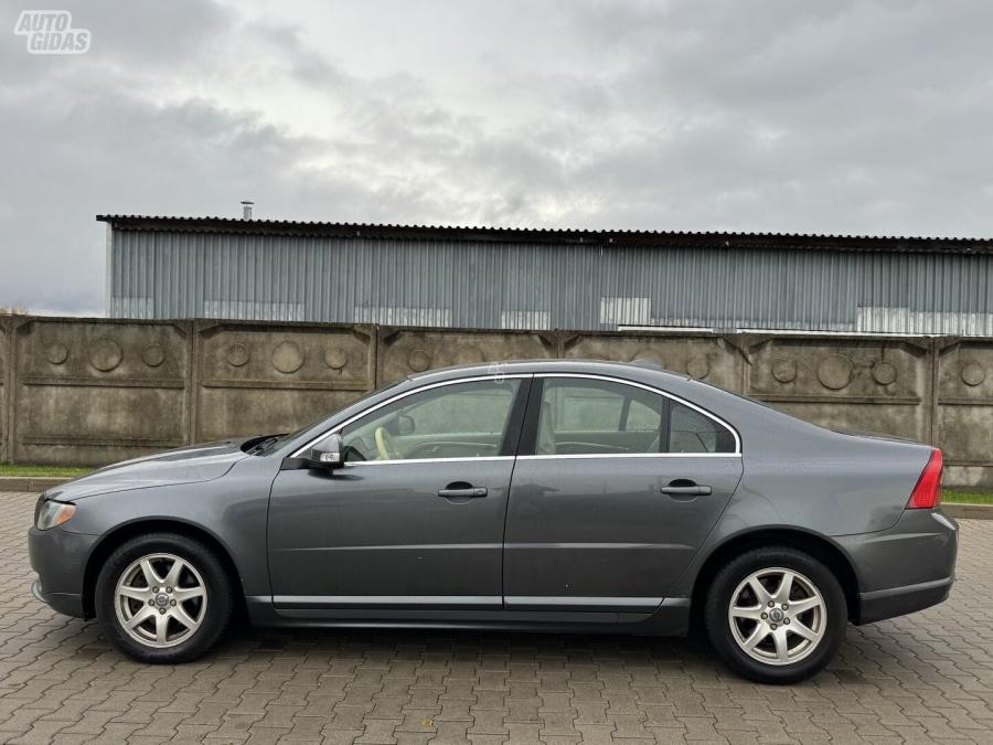 Pelēks Volvo S80 2007 Panevēža, ar dzinēja tilpumu 2.40 L un nobraukumu 0 tūkst. km par 1650 €, foto 6 vietnē AUTOMOTO.COM.LV