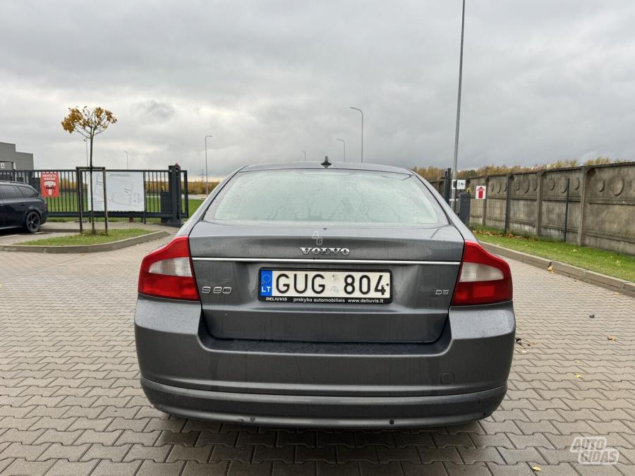 Pelēks Volvo S80 2007 Panevēža, ar dzinēja tilpumu 2.40 L un nobraukumu 0 tūkst. km par 1650 €, foto 9 vietnē AUTOMOTO.COM.LV
