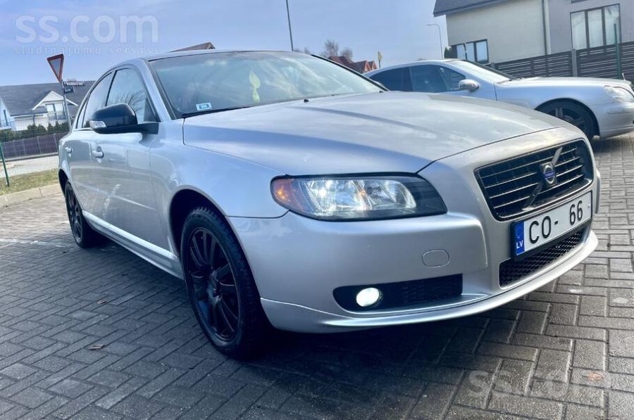 Grey Volvo S80 2008 in Ventspils, with an engine capacity of 2.40 L and mileage of 371 thousand km for 4200 €, photo 1 on AUTOMOTO.COM.LV
