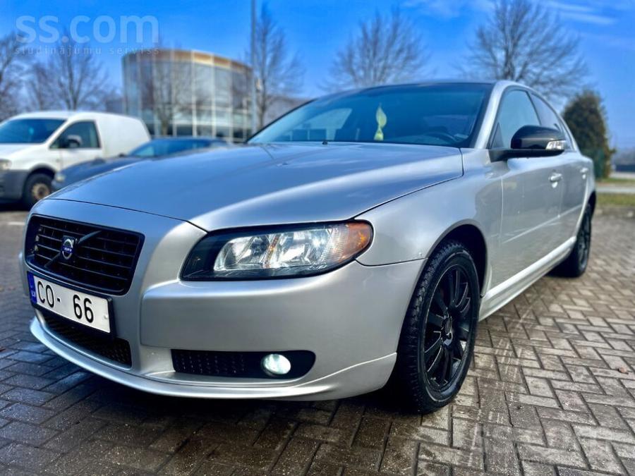 Grey Volvo S80 2008 in Ventspils, with an engine capacity of 2.40 L and mileage of 371 thousand km for 4200 €, photo 2 on AUTOMOTO.COM.LV