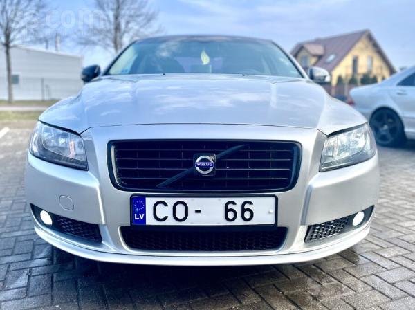 Grey Volvo S80 2008 in Ventspils, with an engine capacity of 2.40 L and mileage of 371 thousand km for 4200 €, photo 3 on AUTOMOTO.COM.LV