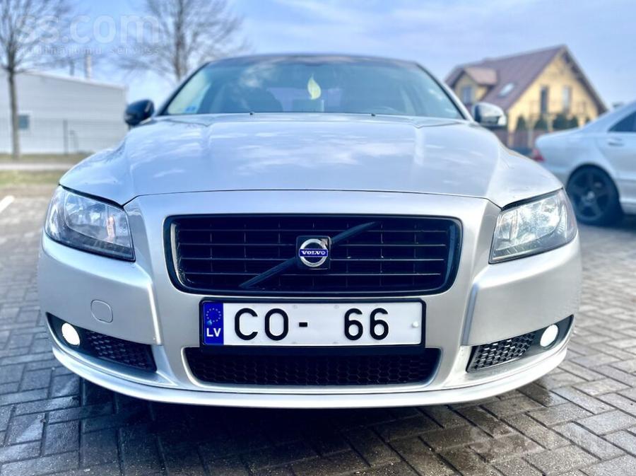 Grey Volvo S80 2008 in Ventspils, with an engine capacity of 2.40 L and mileage of 371 thousand km for 4200 €, photo 3 on AUTOMOTO.COM.LV