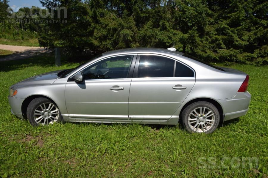 Pelēks Volvo S80 2008 Madona, ar dzinēja tilpumu 2.40 L un nobraukumu 331 tūkst. km par 3800 €, foto 2 vietnē AUTOMOTO.COM.LV