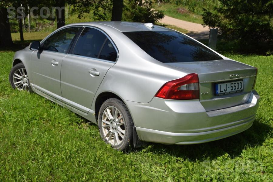 Pelēks Volvo S80 2008 Madona, ar dzinēja tilpumu 2.40 L un nobraukumu 331 tūkst. km par 3800 €, foto 3 vietnē AUTOMOTO.COM.LV