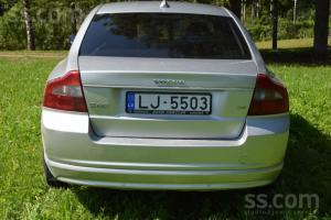 Pelēks Volvo S80 2008 Madona, ar dzinēja tilpumu 2.40 L un nobraukumu 331 tūkst. km par 3800 €, foto 4 vietnē AUTOMOTO.COM.LV