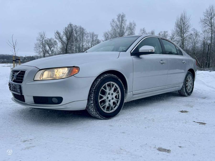 Grey Volvo S80 2008 in Utena, with an engine capacity of 2.40 L and mileage of 311 thousand km for 3250 €, photo 1 on AUTOMOTO.COM.LV