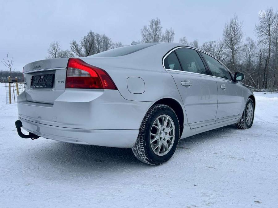Grey Volvo S80 2008 in Utena, with an engine capacity of 2.40 L and mileage of 311 thousand km for 3250 €, photo 8 on AUTOMOTO.COM.LV