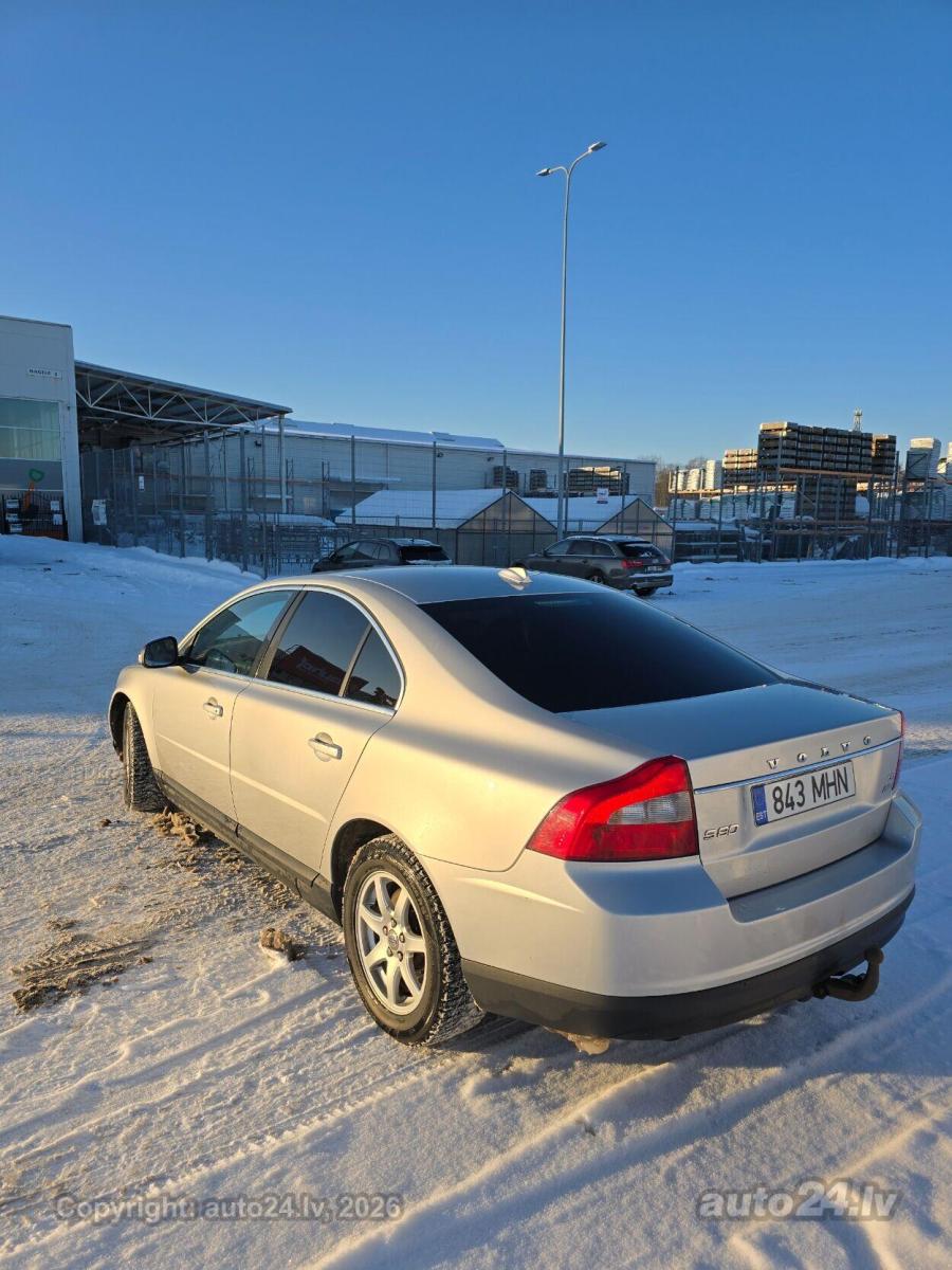 Pelēks Volvo S80 2008 Tallina, ar dzinēja tilpumu 2.40 L un nobraukumu 335 tūkst. km par 6200 €, foto 6 vietnē AUTOMOTO.COM.LV