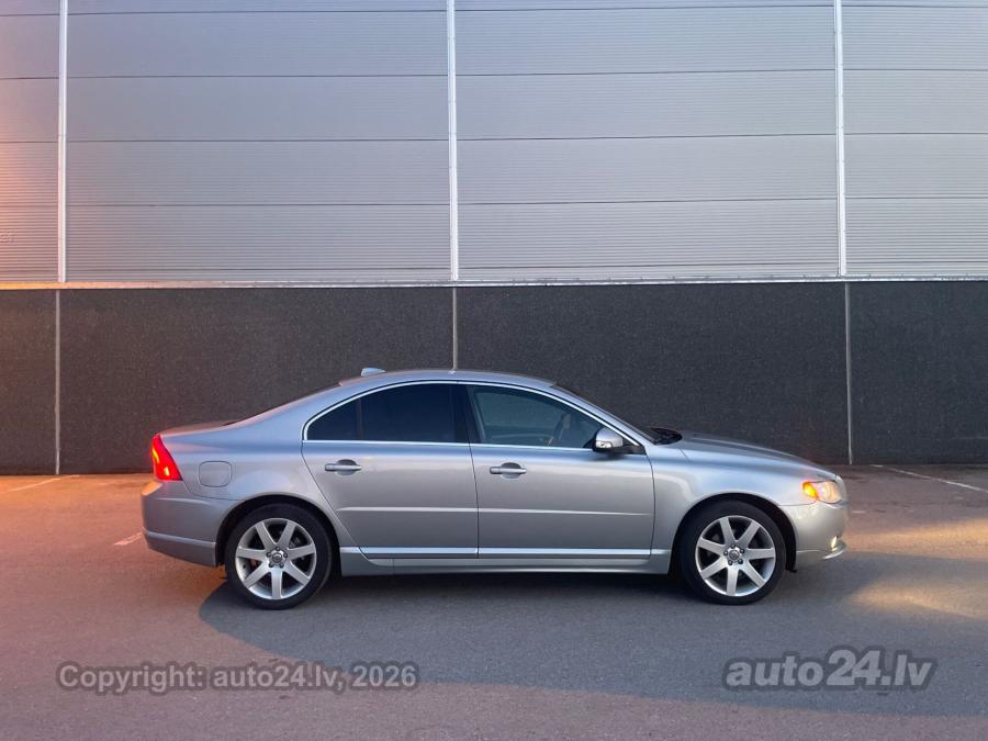 Grey Volvo S80 2008 in Parnu, with an engine capacity of 2.40 L and mileage of 0 thousand km for 3700 €, photo 4 on AUTOMOTO.COM.LV