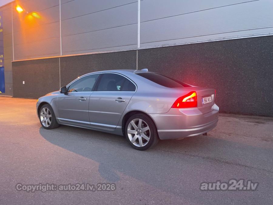 Grey Volvo S80 2008 in Parnu, with an engine capacity of 2.40 L and mileage of 0 thousand km for 3700 €, photo 7 on AUTOMOTO.COM.LV