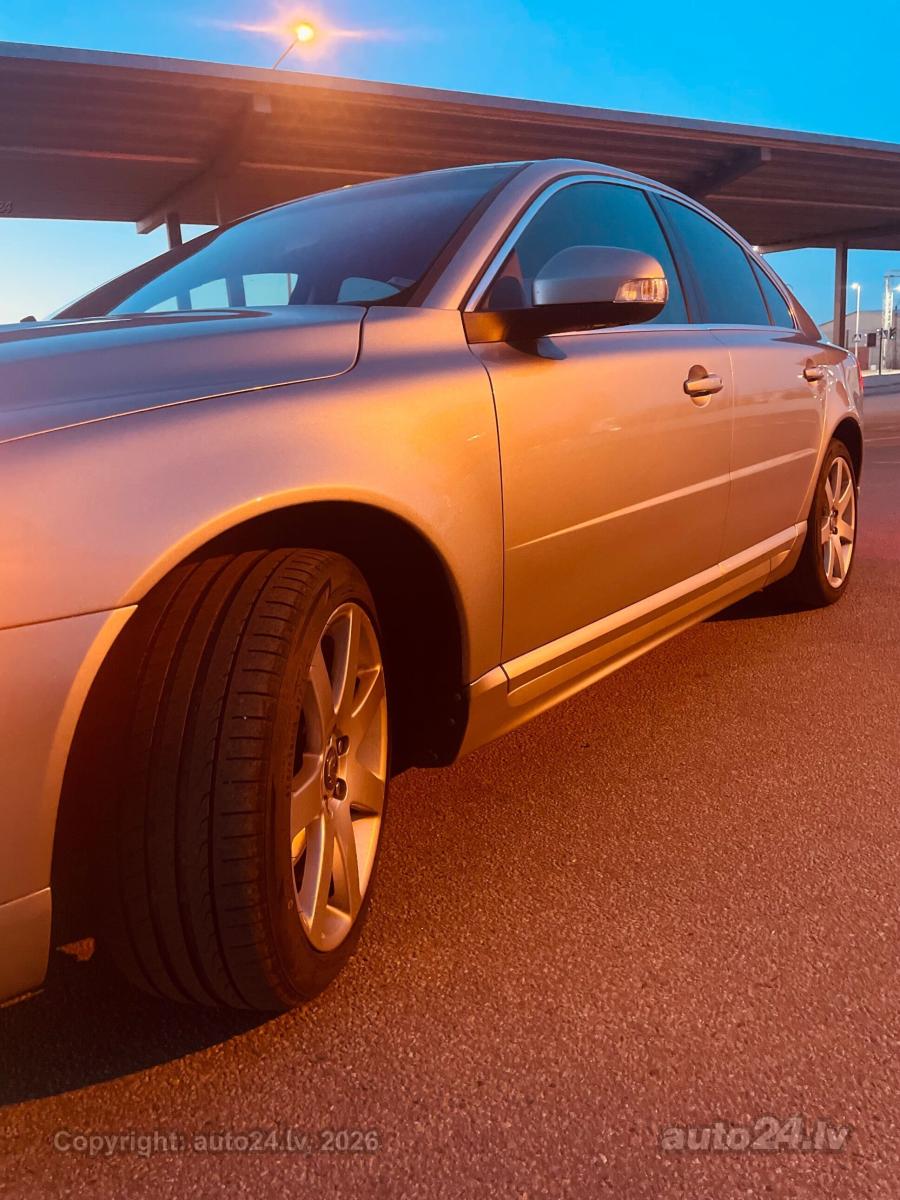 Grey Volvo S80 2008 in Parnu, with an engine capacity of 2.40 L and mileage of 0 thousand km for 3700 €, photo 13 on AUTOMOTO.COM.LV