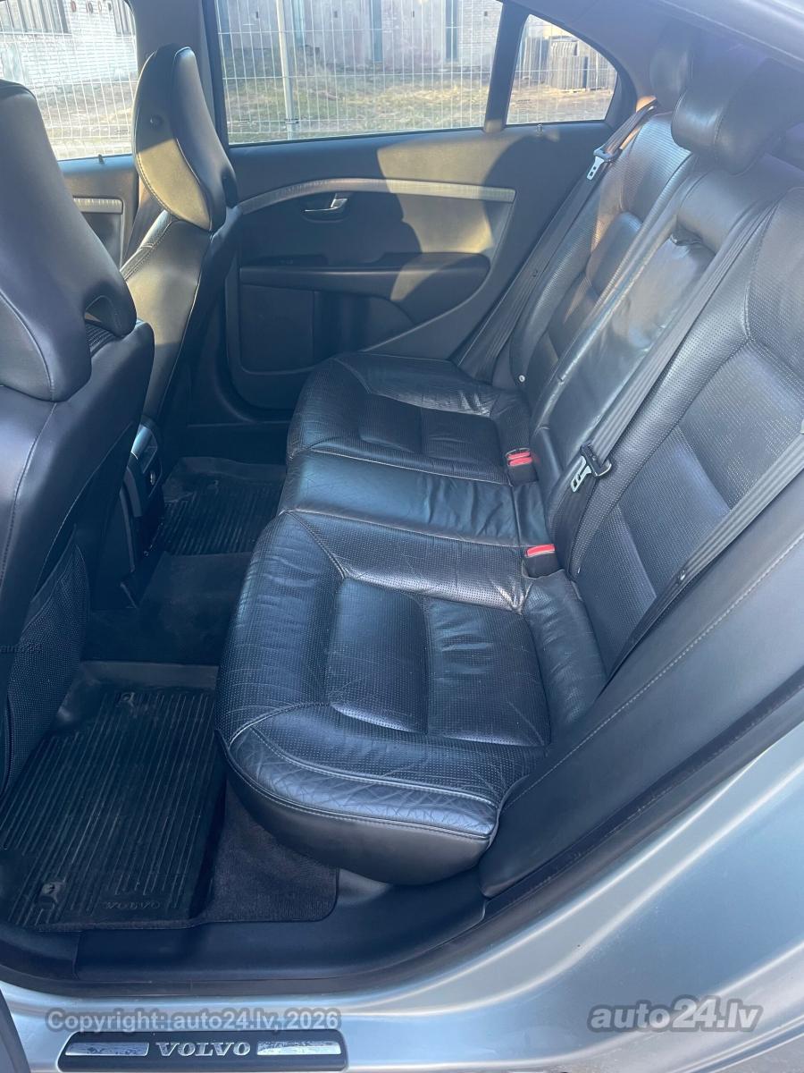 Grey Volvo S80 2008 in Parnu, with an engine capacity of 2.40 L and mileage of 0 thousand km for 3700 €, photo 22 on AUTOMOTO.COM.LV