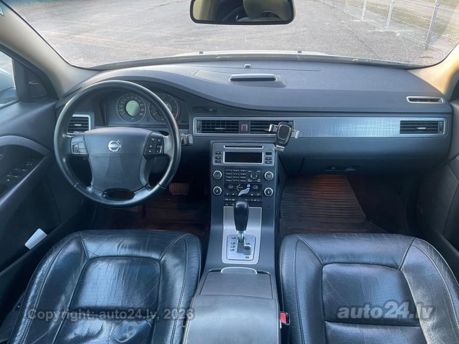 Grey Volvo S80 2008 in Parnu, with an engine capacity of 2.40 L and mileage of 0 thousand km for 3700 €, photo 25 on AUTOMOTO.COM.LV