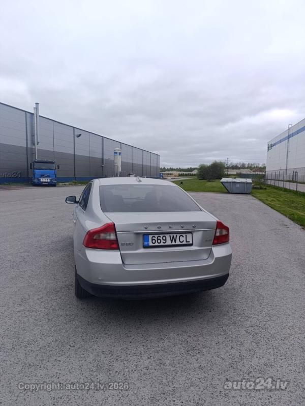 Pelēks Volvo S80 2008 Tallina, ar dzinēja tilpumu 2.40 L un nobraukumu 375 tūkst. km par 2399 €, foto 2 vietnē AUTOMOTO.COM.LV