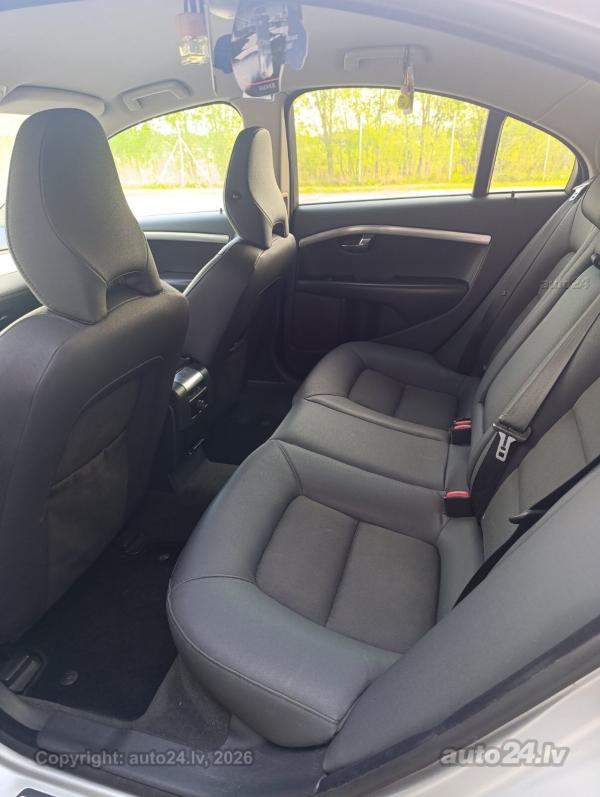 Pelēks Volvo S80 2008 Tallina, ar dzinēja tilpumu 2.40 L un nobraukumu 375 tūkst. km par 2399 €, foto 8 vietnē AUTOMOTO.COM.LV