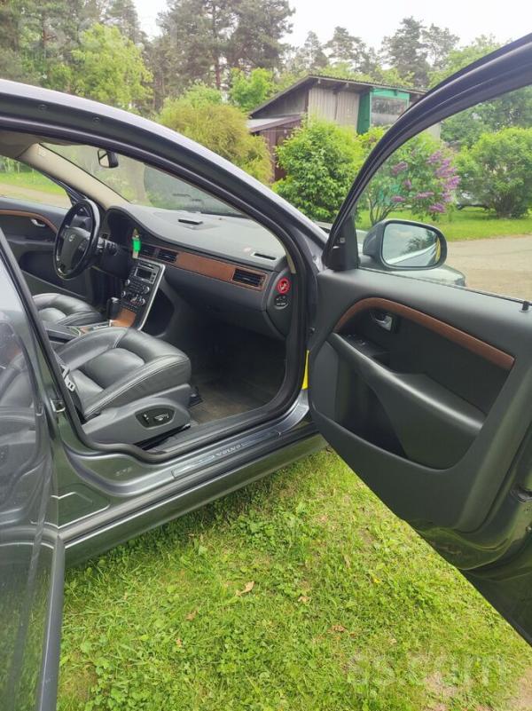 Pelēks Volvo S80 2008 Jēkabpils, ar dzinēja tilpumu 2.40 L un nobraukumu 0 tūkst. km par 2600 €, foto 3 vietnē AUTOMOTO.COM.LV