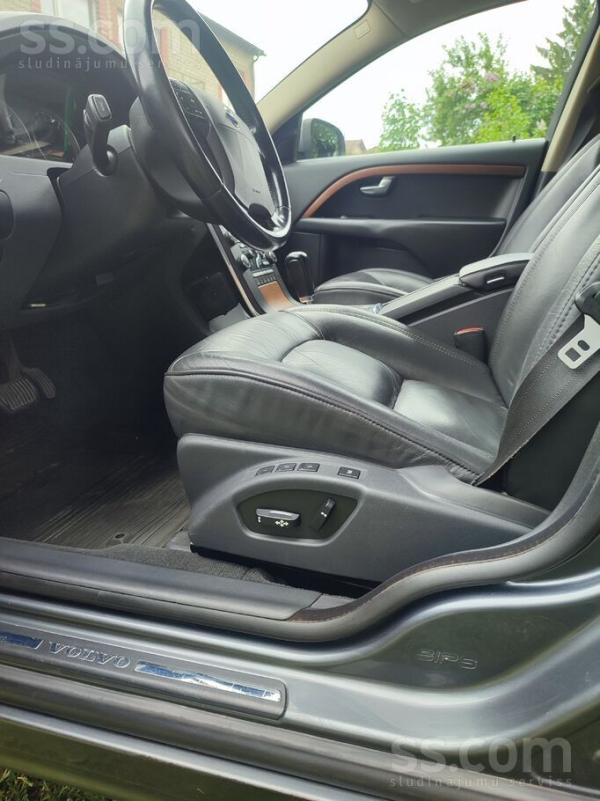 Pelēks Volvo S80 2008 Jēkabpils, ar dzinēja tilpumu 2.40 L un nobraukumu 0 tūkst. km par 2600 €, foto 5 vietnē AUTOMOTO.COM.LV