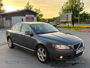 Pelēks Volvo S80 2008 Rapla, ar dzinēja tilpumu 2.40 L un nobraukumu 410 tūkst. km par 3000 €, foto  vietnē AUTOMOTO.COM.LV