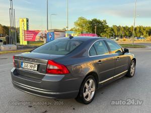 Pelēks Volvo S80 2008 Rapla, ar dzinēja tilpumu 2.40 L un nobraukumu 410 tūkst. km par 3000 €, foto 4 vietnē AUTOMOTO.COM.LV