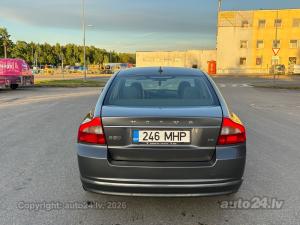 Pelēks Volvo S80 2008 Rapla, ar dzinēja tilpumu 2.40 L un nobraukumu 410 tūkst. km par 3000 €, foto 9 vietnē AUTOMOTO.COM.LV