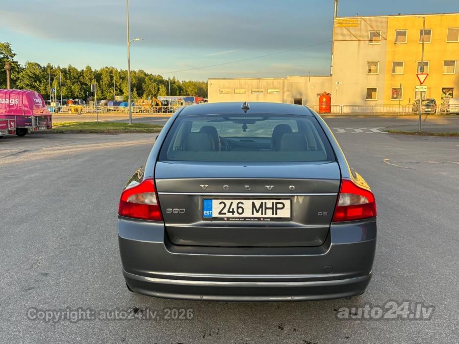 Pelēks Volvo S80 2008 Rapla, ar dzinēja tilpumu 2.40 L un nobraukumu 410 tūkst. km par 3000 €, foto 9 vietnē AUTOMOTO.COM.LV