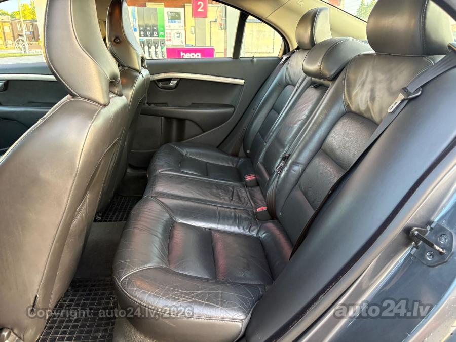 Pelēks Volvo S80 2008 Rapla, ar dzinēja tilpumu 2.40 L un nobraukumu 410 tūkst. km par 3000 €, foto 11 vietnē AUTOMOTO.COM.LV