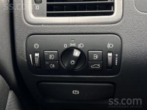 Pelēks Volvo S80 2008 Limbaži, ar dzinēja tilpumu 2.40 L un nobraukumu 275 tūkst. km par 4350 €, foto 43 vietnē AUTOMOTO.COM.LV