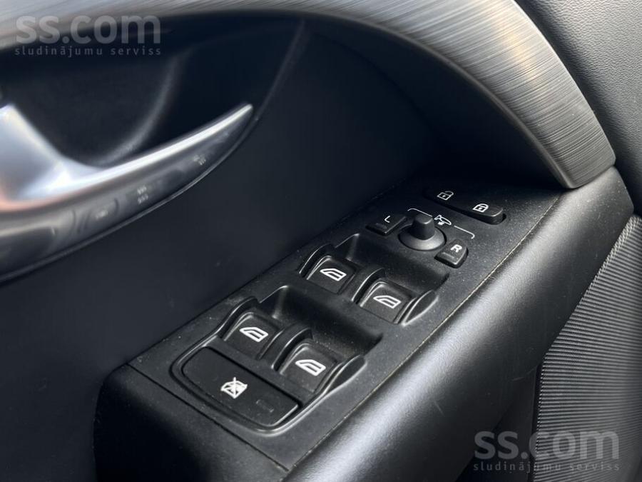 Pelēks Volvo S80 2008 Limbaži, ar dzinēja tilpumu 2.40 L un nobraukumu 275 tūkst. km par 4350 €, foto 45 vietnē AUTOMOTO.COM.LV