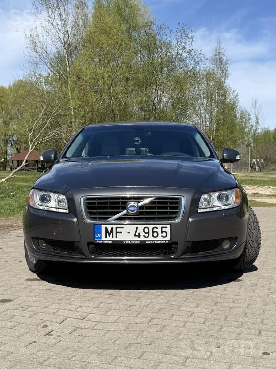Grey Volvo S80 2008 in Riga, with an engine capacity of 2.40 L and mileage of 338 thousand km for 3500 €, photo 1 on AUTOMOTO.COM.LV