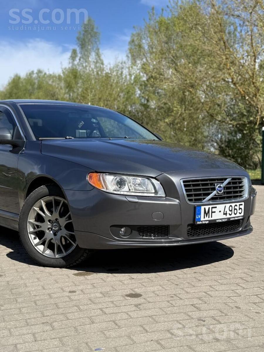 Grey Volvo S80 2008 in Riga, with an engine capacity of 2.40 L and mileage of 338 thousand km for 3500 €, photo 3 on AUTOMOTO.COM.LV