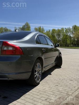 Grey Volvo S80 2008 in Riga, with an engine capacity of 2.40 L and mileage of 338 thousand km for 3500 €, photo 8 on AUTOMOTO.COM.LV