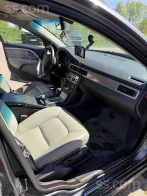 Grey Volvo S80 2008 in Riga, with an engine capacity of 2.40 L and mileage of 338 thousand km for 3500 €, photo 9 on AUTOMOTO.COM.LV
