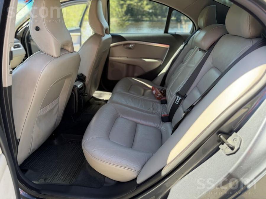 Grey Volvo S80 2008 in Riga, with an engine capacity of 2.40 L and mileage of 338 thousand km for 3500 €, photo 13 on AUTOMOTO.COM.LV