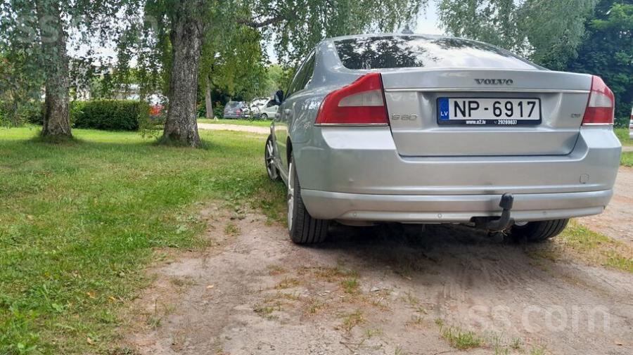 Pelēks Volvo S80 2008 Limbaži, ar dzinēja tilpumu 2.40 L un nobraukumu 390 tūkst. km par 4000 €, foto 4 vietnē AUTOMOTO.COM.LV