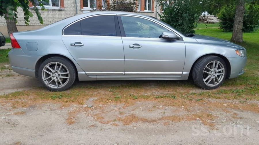 Pelēks Volvo S80 2008 Limbaži, ar dzinēja tilpumu 2.40 L un nobraukumu 390 tūkst. km par 4000 €, foto 5 vietnē AUTOMOTO.COM.LV