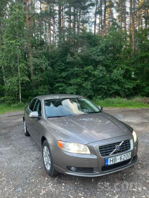 Pelēks Volvo S80 2008 Rīga, ar dzinēja tilpumu 2.40 L un nobraukumu 622 tūkst. km par 2300 €, foto 5 vietnē AUTOMOTO.COM.LV